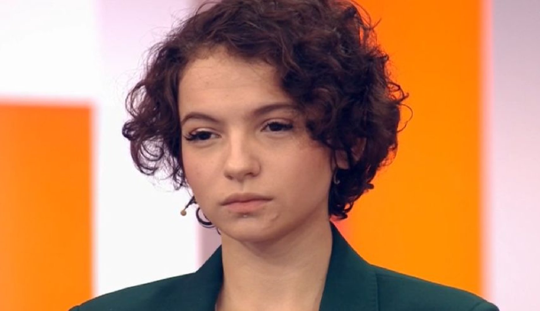 «Кровать — любимое место для пыток»: жертва маньяка, нанявшего ее няней ...